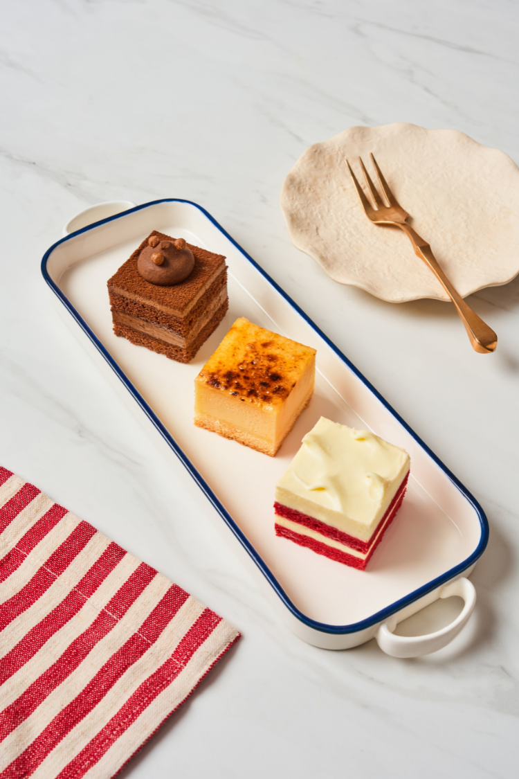 Assorted Mini Cakes (30pcs)